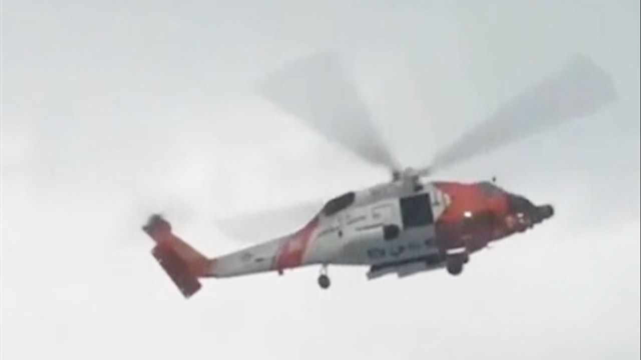 Sudden Downdraft Pushes Helicopter into the Ocean - April 29, 2023 ...