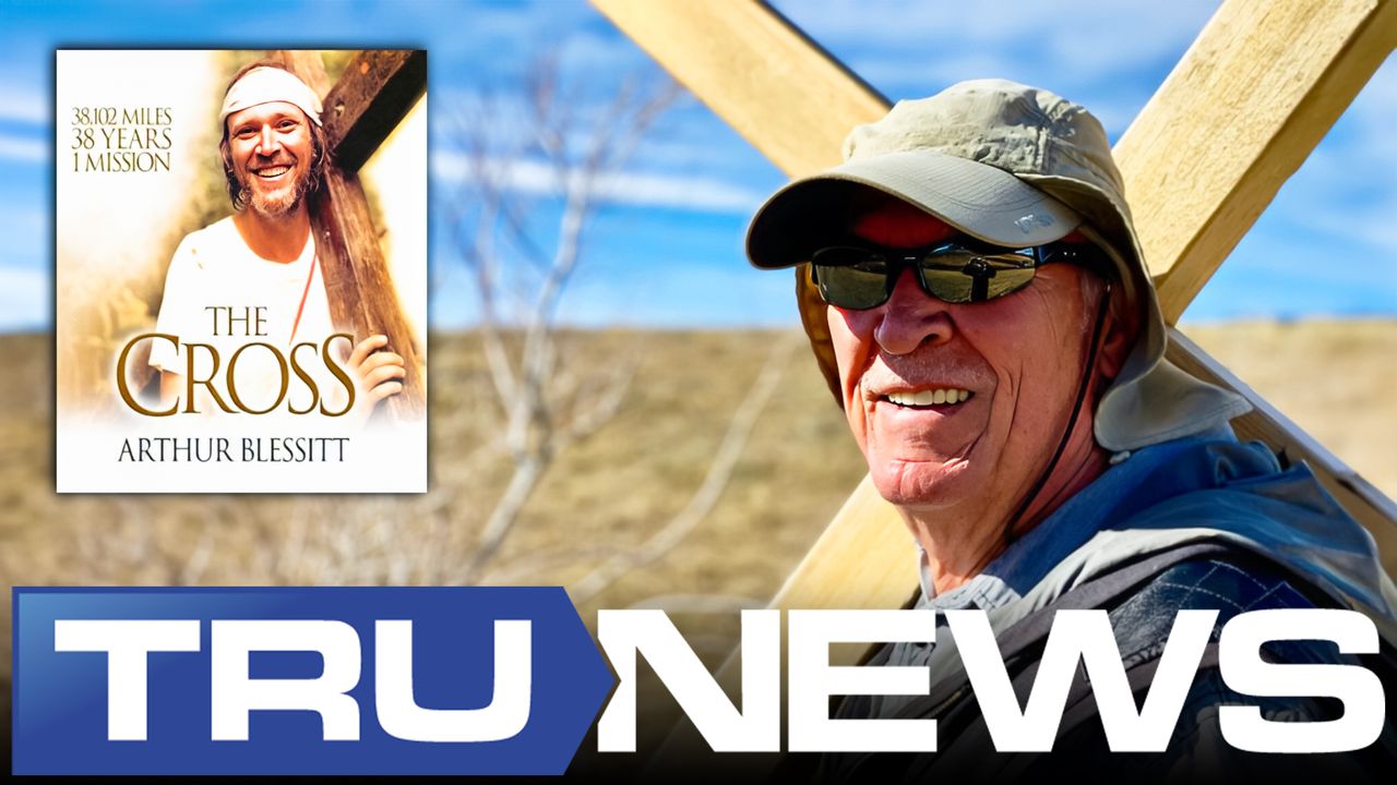 Arthur Blessitt: Carrying the Cross of Christ - Brighteon.com