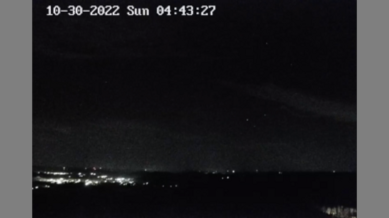 Time lapse video of STRANGE LIGHTS IN NIGHT SKY. See description ...