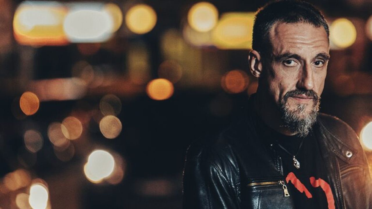 Jeremy Nell: Steve Hughes - Comedy, postmodernism and political ...